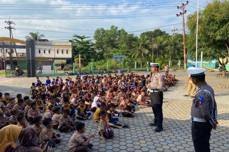 Satlantas Polres Bintan Edukasi Rambu Lalu Lintas di Sekolah, Bagian ...